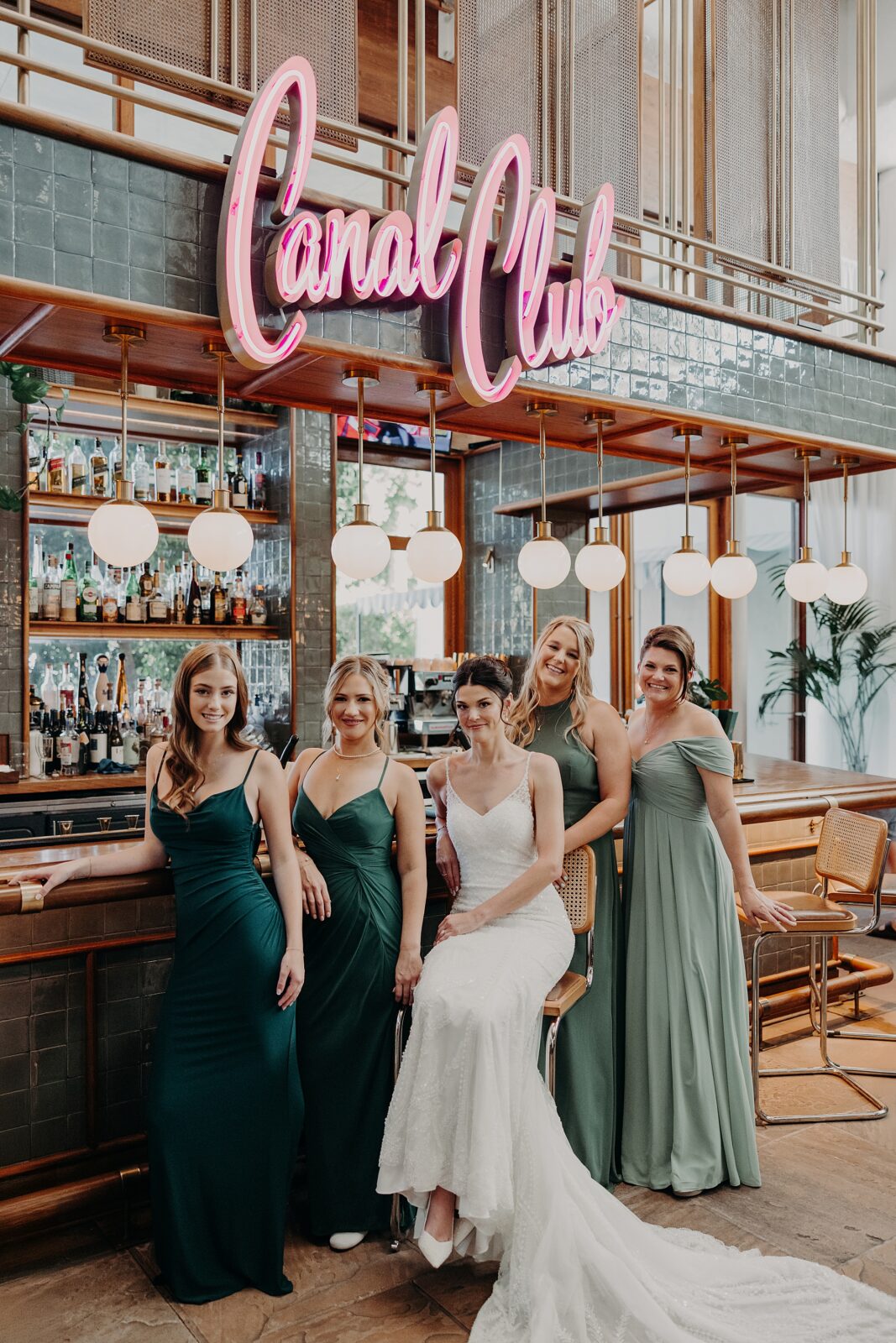 Tropical-Inspired Wedding at The Scott Resort - Suzy Goodrick Photography